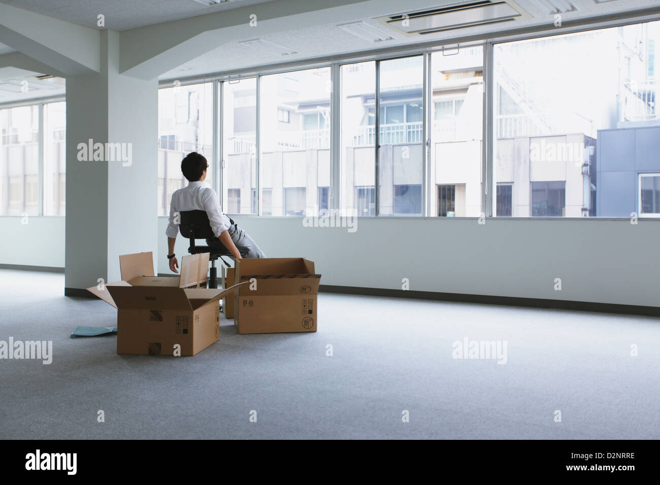 Office moving hi-res stock photography and images - Alamy