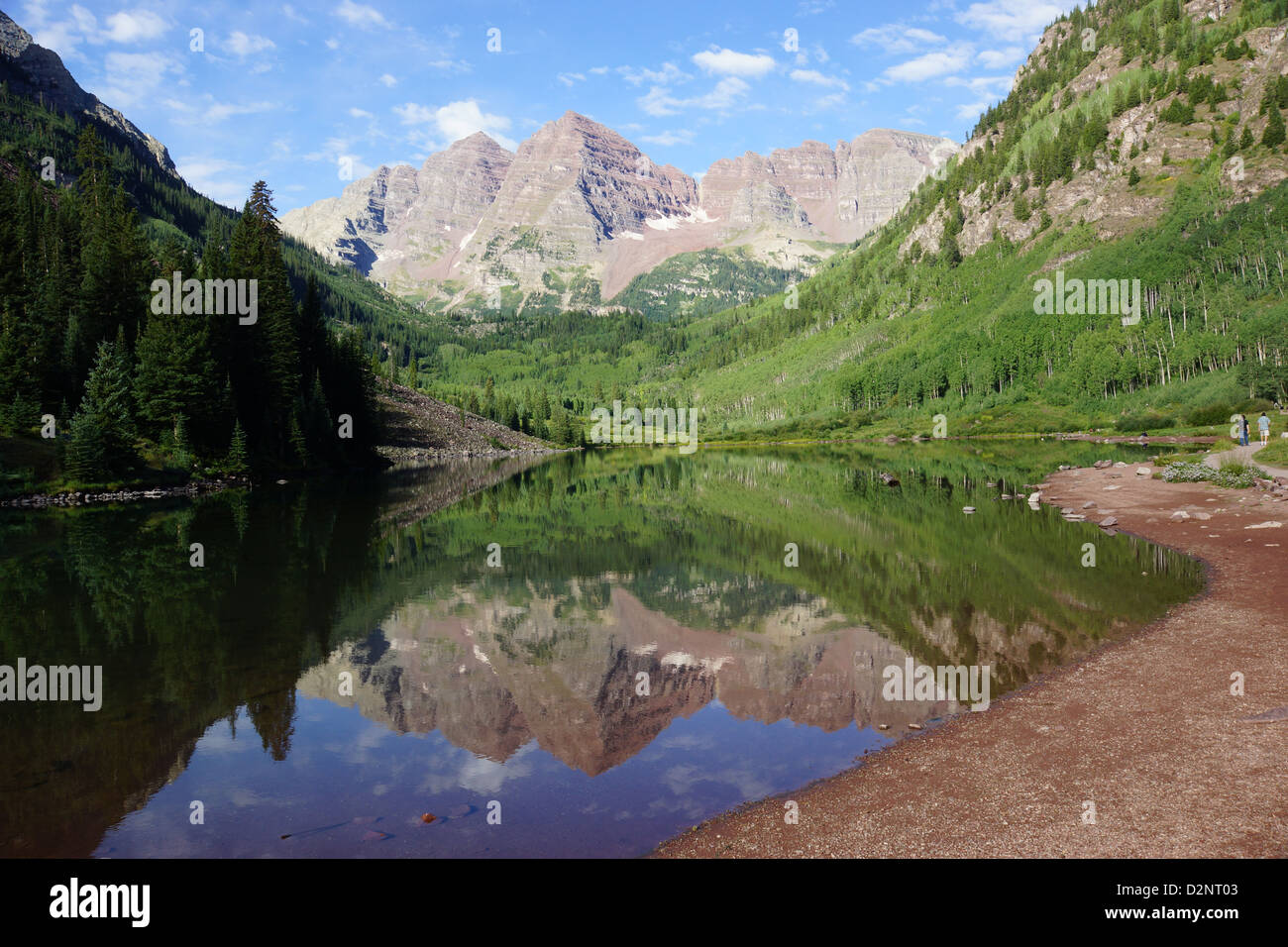 Reflection of the Bells @ Maroon Bells Stock Photo - Alamy