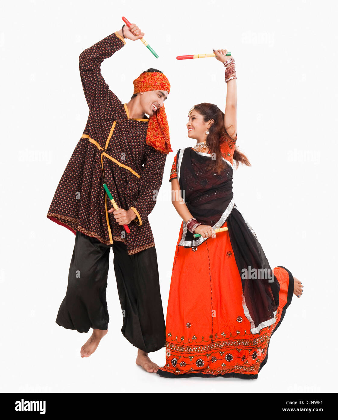 Indian gujarati couple dancing hi-res stock photography and images - Alamy