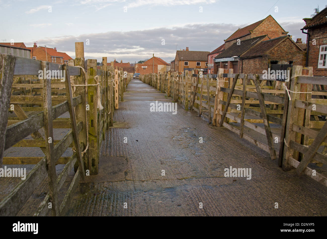 Empty market stalls hi-res stock photography and images - Alamy