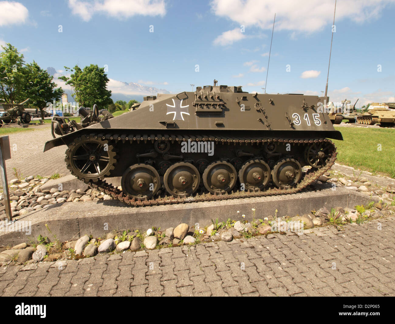 The Beobachtungspanzer 22-2 'SPZ Kurz' is a German observation tank ...