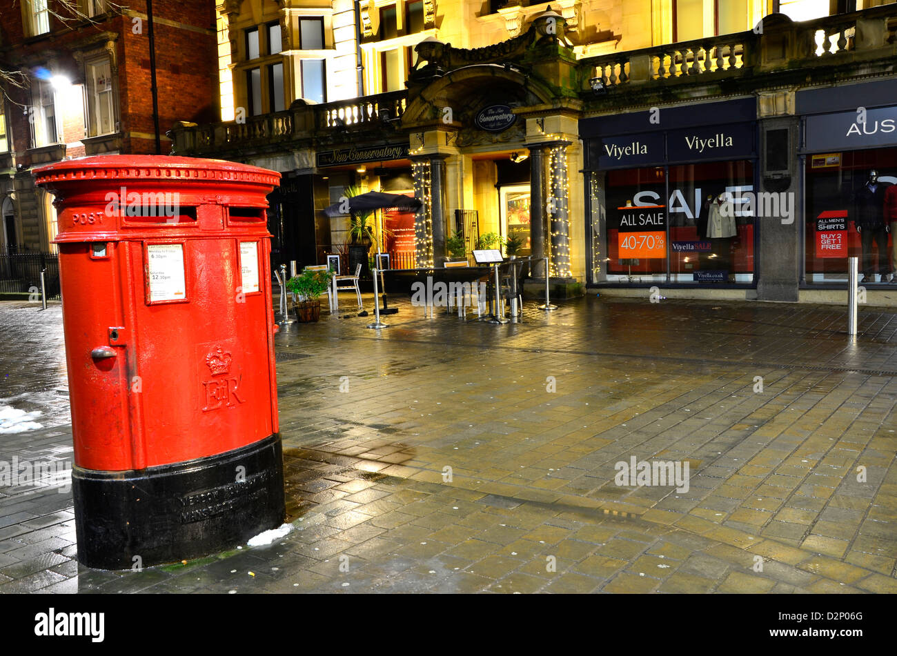 Double post box hi-res stock photography and images - Alamy