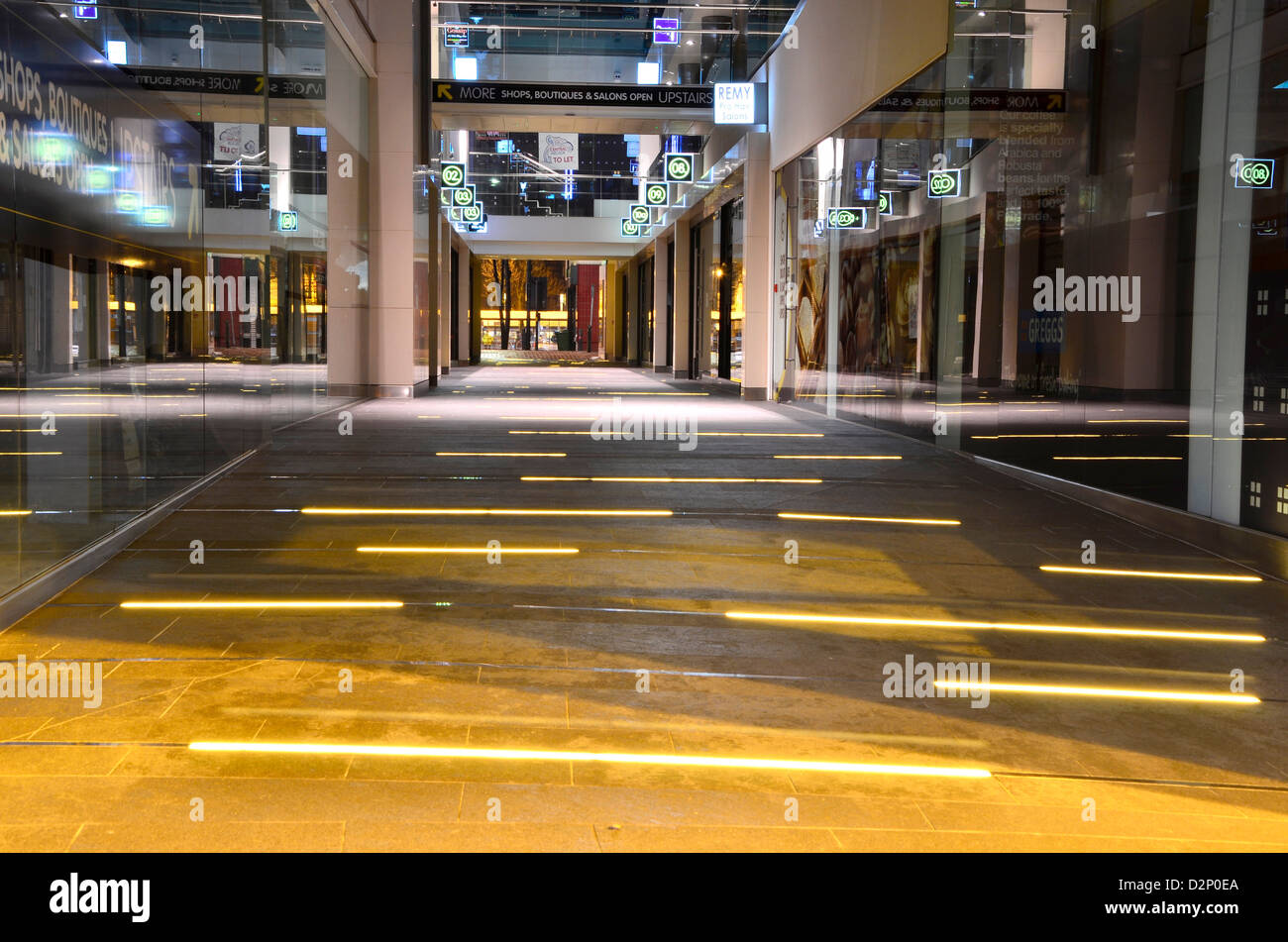 Empty arcade hi-res stock photography and images - Alamy