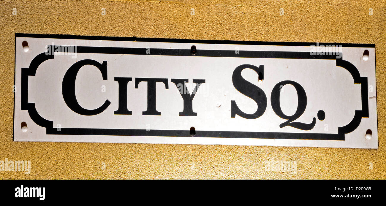 Leeds city centre sign hi-res stock photography and images - Alamy