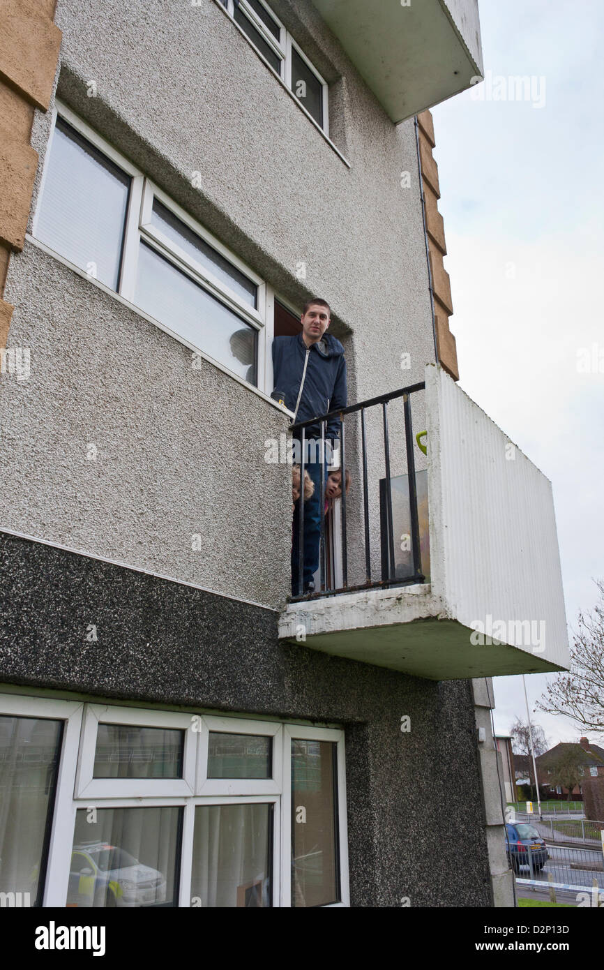 Police enter premises hi-res stock photography and images - Alamy