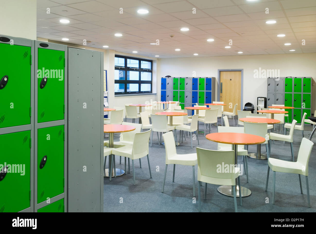 Modern secondary school uk hi-res stock photography and images - Alamy