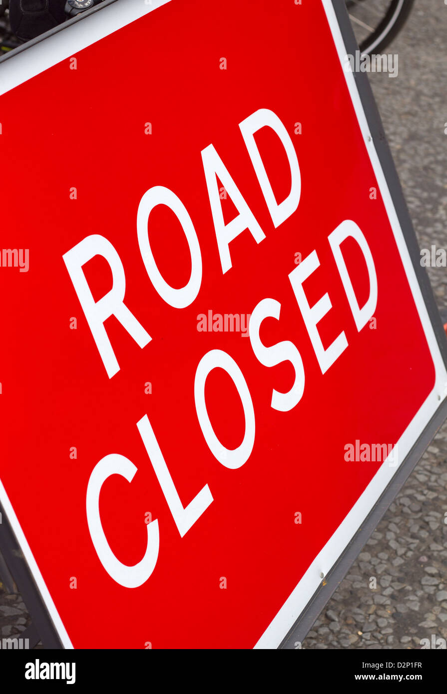 Road closed sign Stock Photo - Alamy