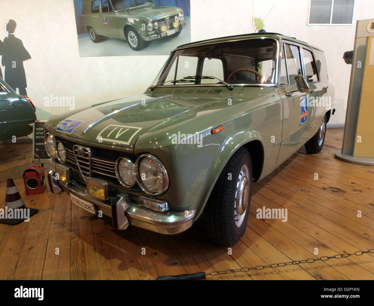 Italian police car alfa romeo hi-res stock photography and images - Alamy