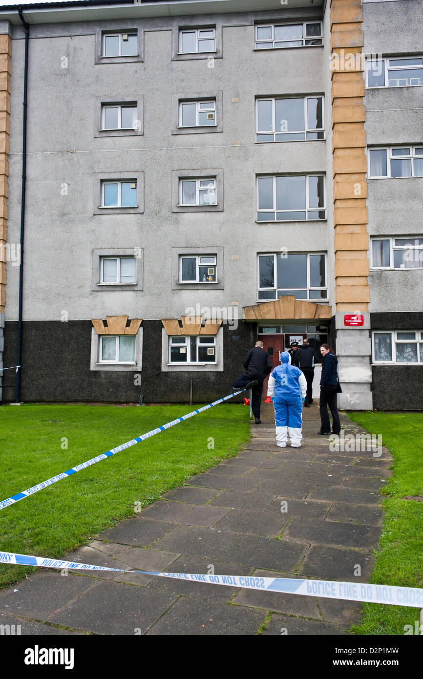 Crime scene police forensics death street exterior hi-res stock ...