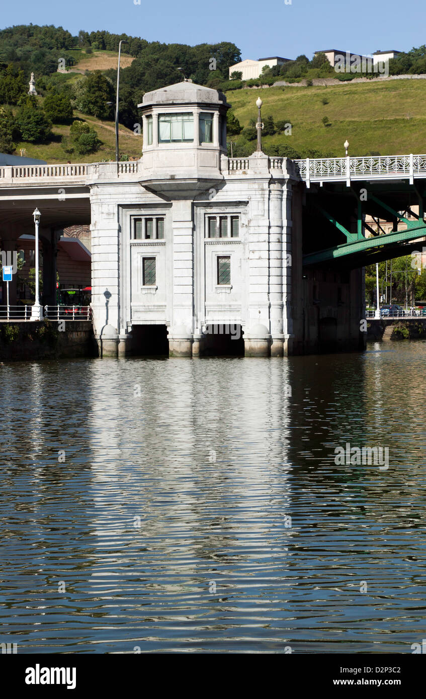 Puente de deusto hi-res stock photography and images - Alamy