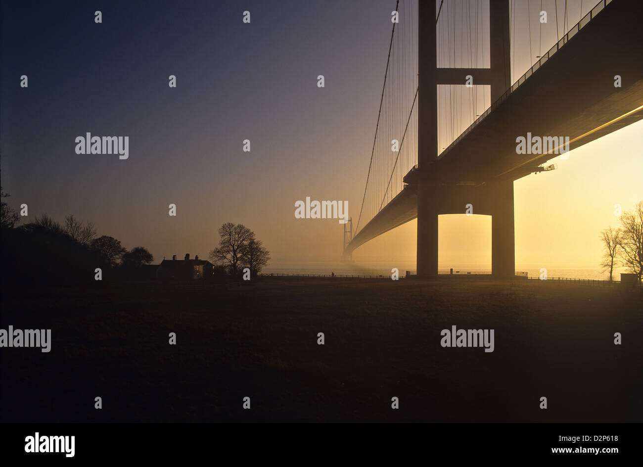 The Humber Bridge on a misty winter afternoon, Humberside, England ...