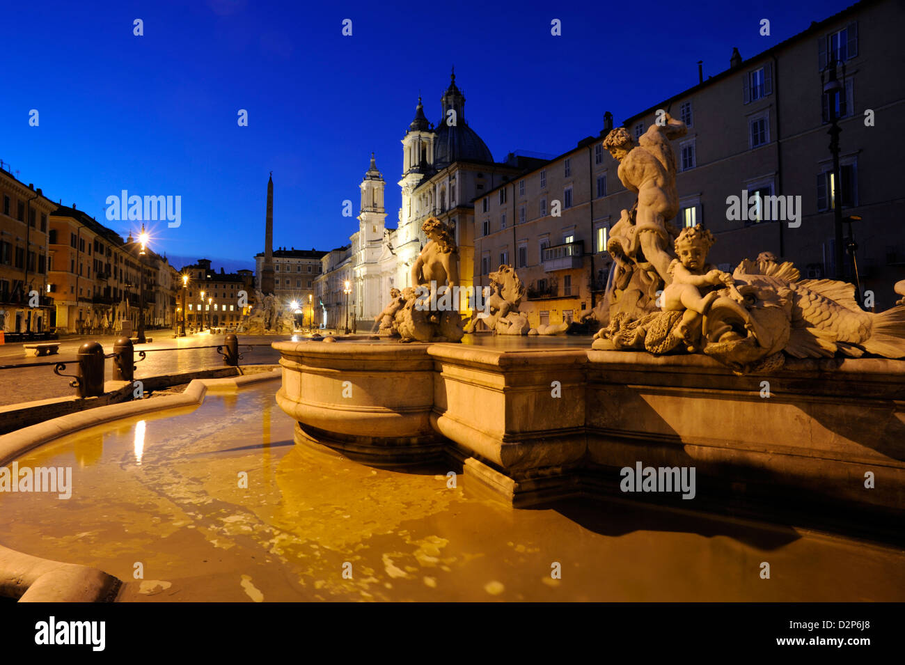 Italian piazza night hi-res stock photography and images - Alamy