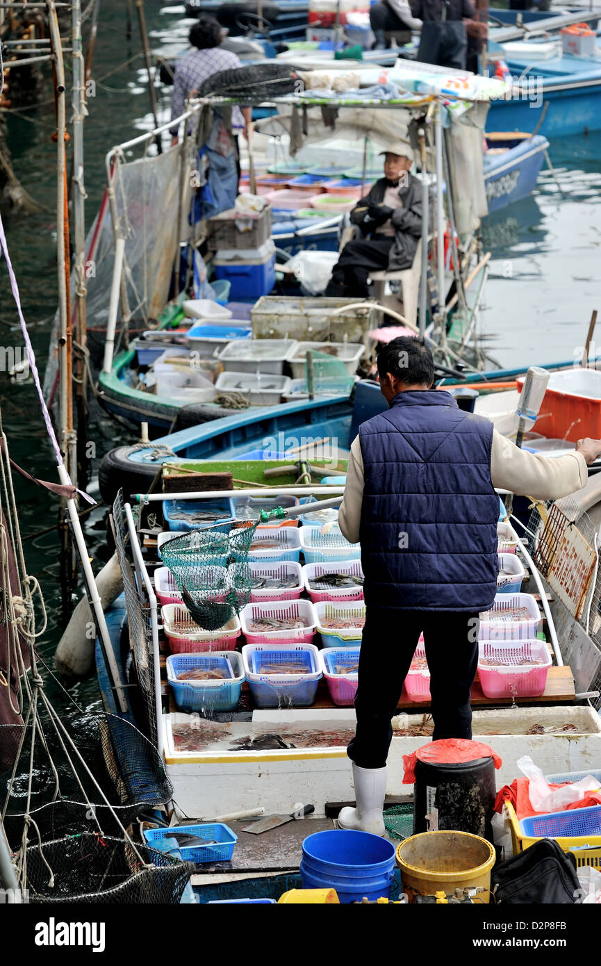 Chinese fish monger hi-res stock photography and images - Alamy
