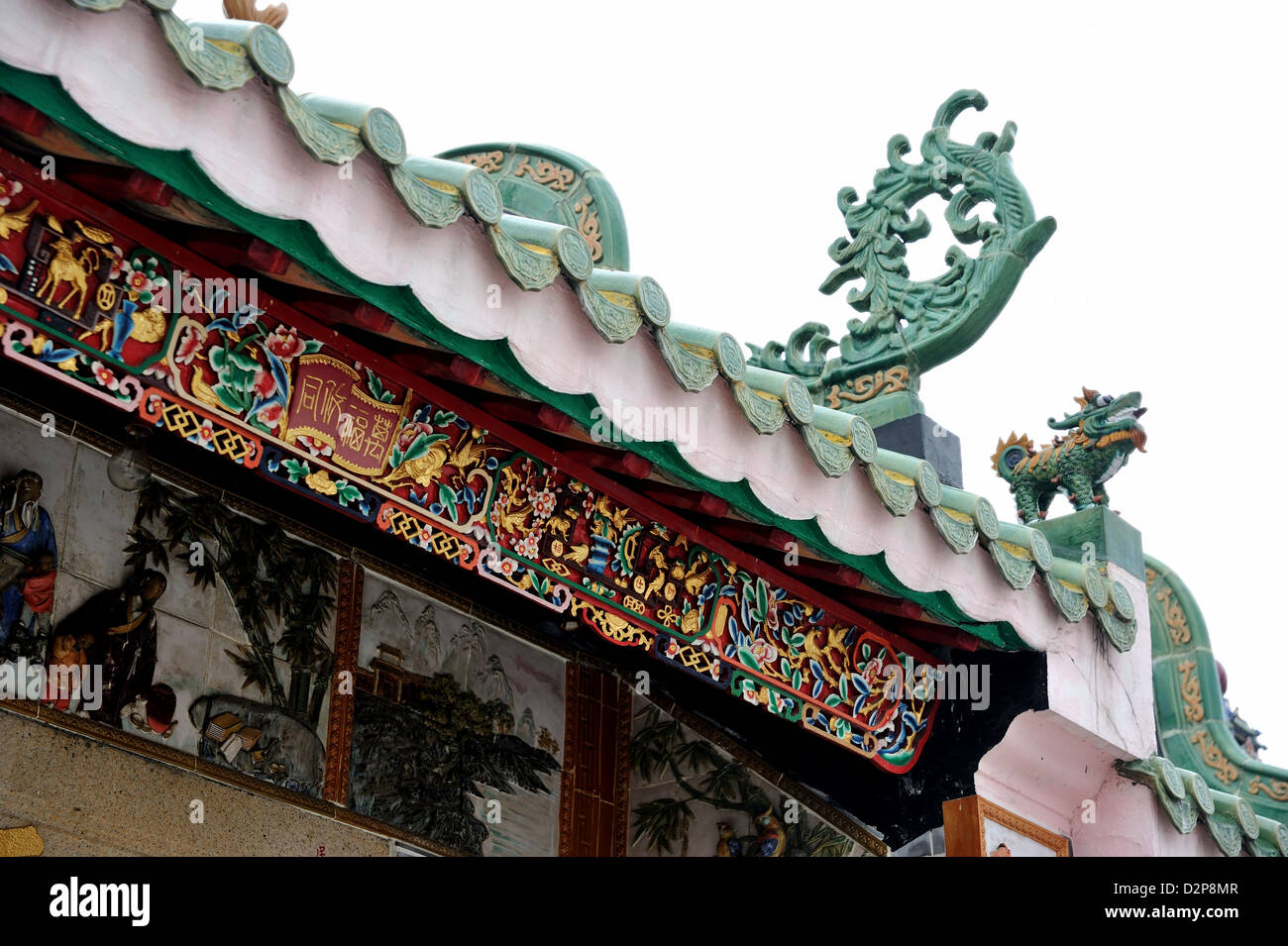 Traditional chinese temple top Stock Photo - Alamy