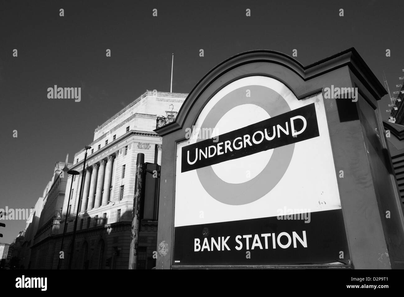 Bank tube station hi-res stock photography and images - Alamy