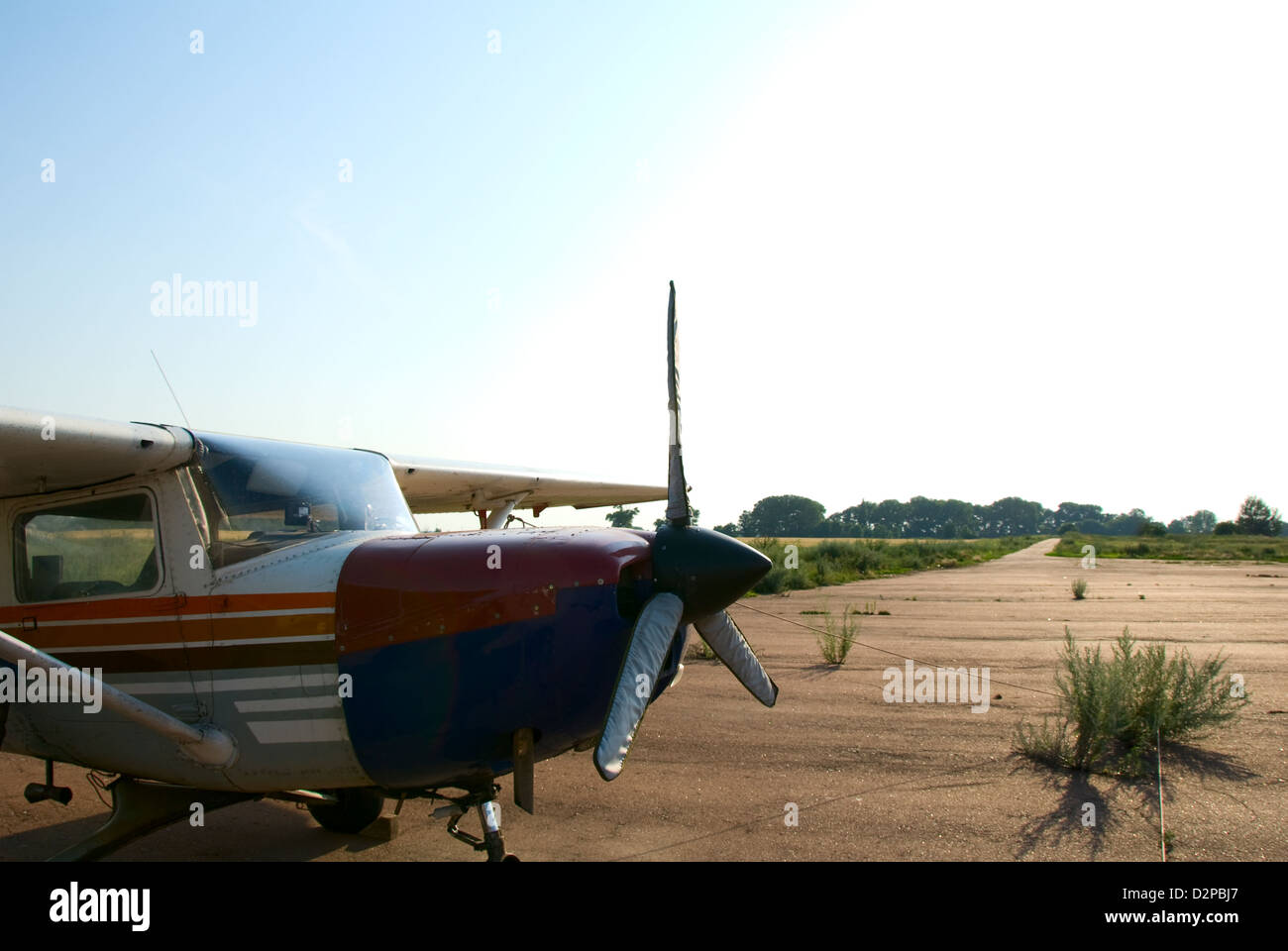 Very old airplane hi-res stock photography and images - Alamy