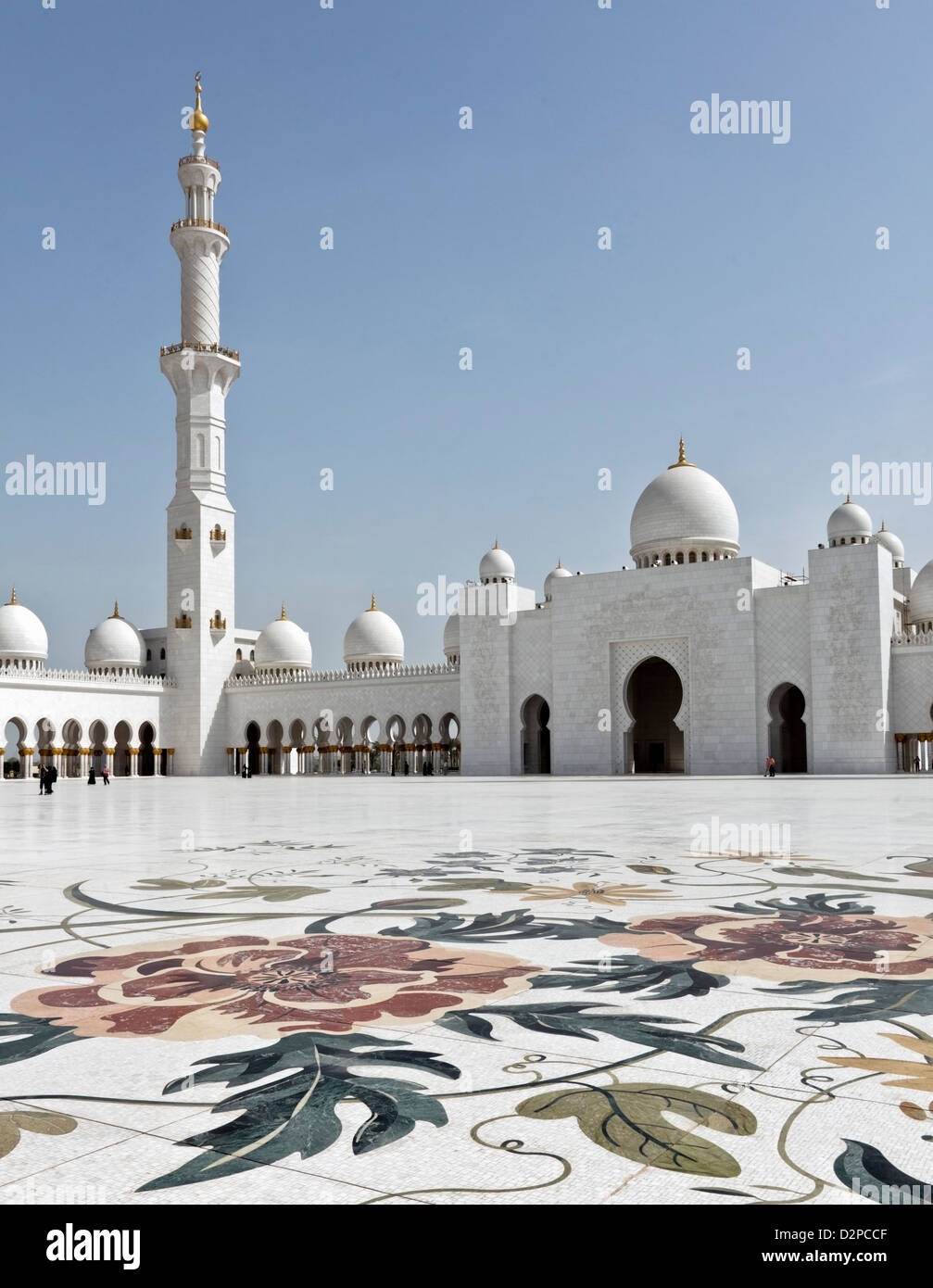 Sheikh Zayed Mosque, Abu Dhabi - One of the largest and most opulent ...