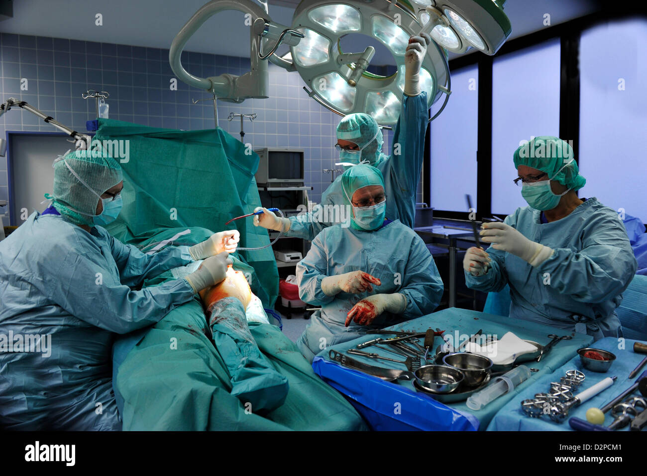 the insertion of an artificial hips belongs today to the standard of ...