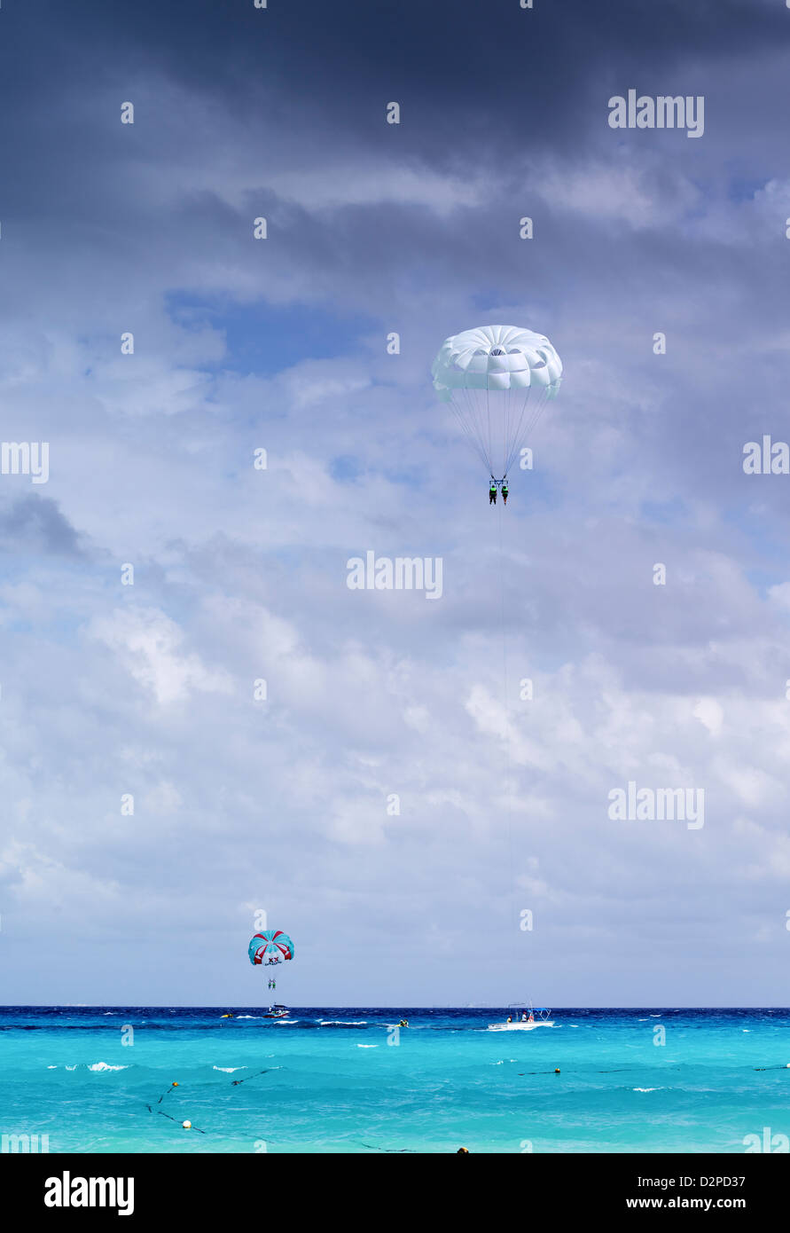 Parasailer hi-res stock photography and images - Alamy