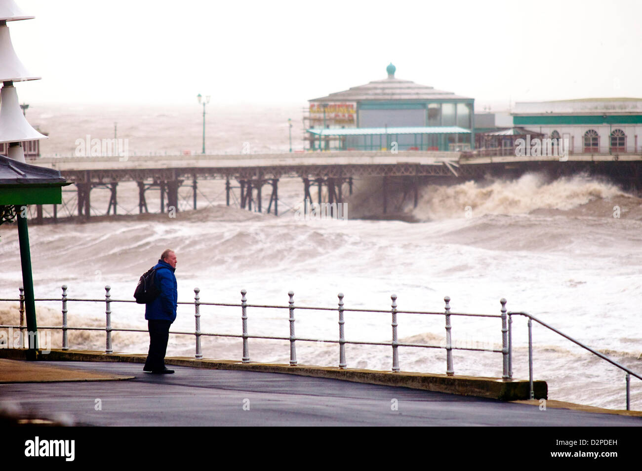 Gale force seas hi-res stock photography and images - Alamy