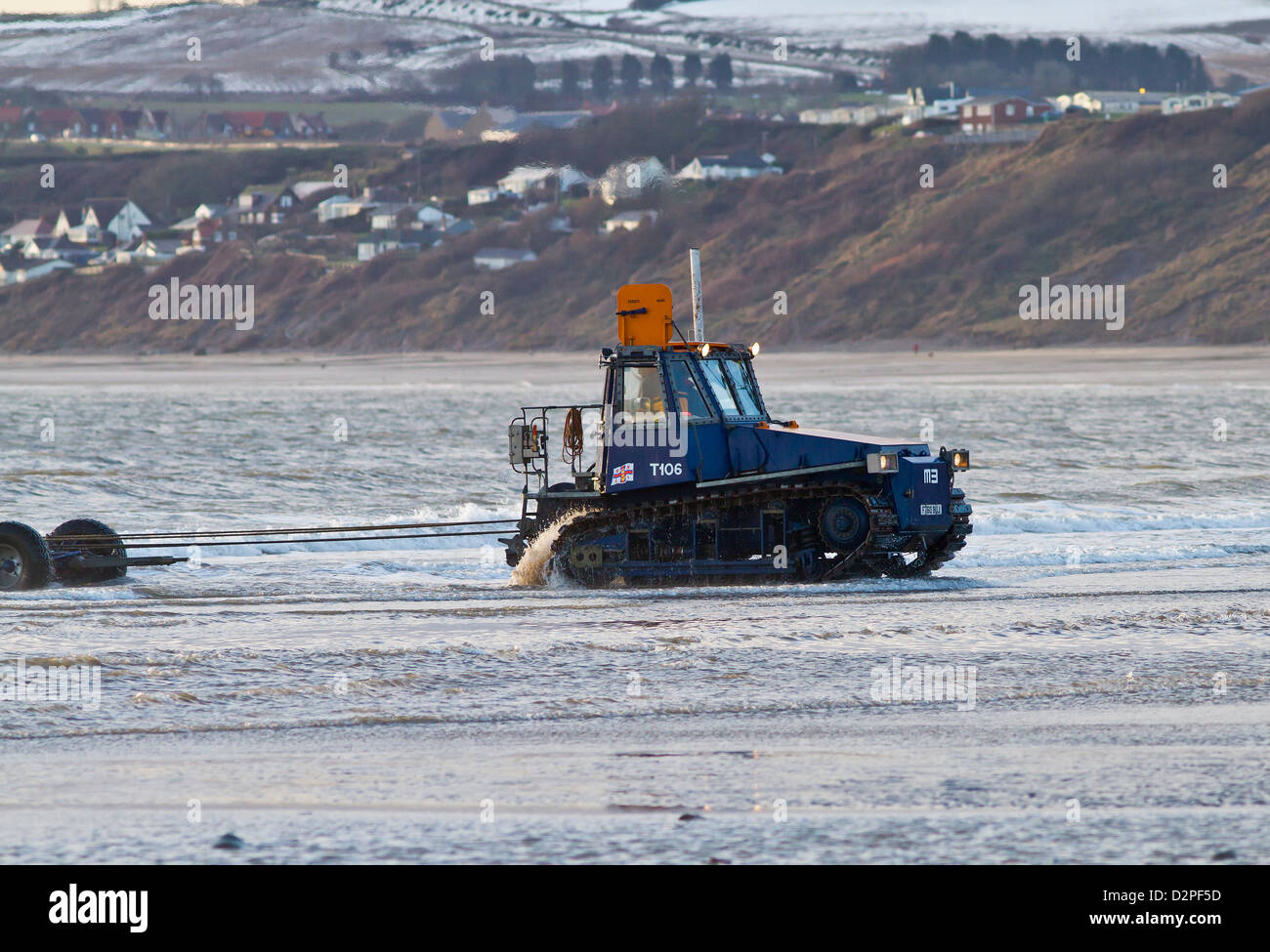 Lifeboat tractor hi-res stock photography and images - Alamy