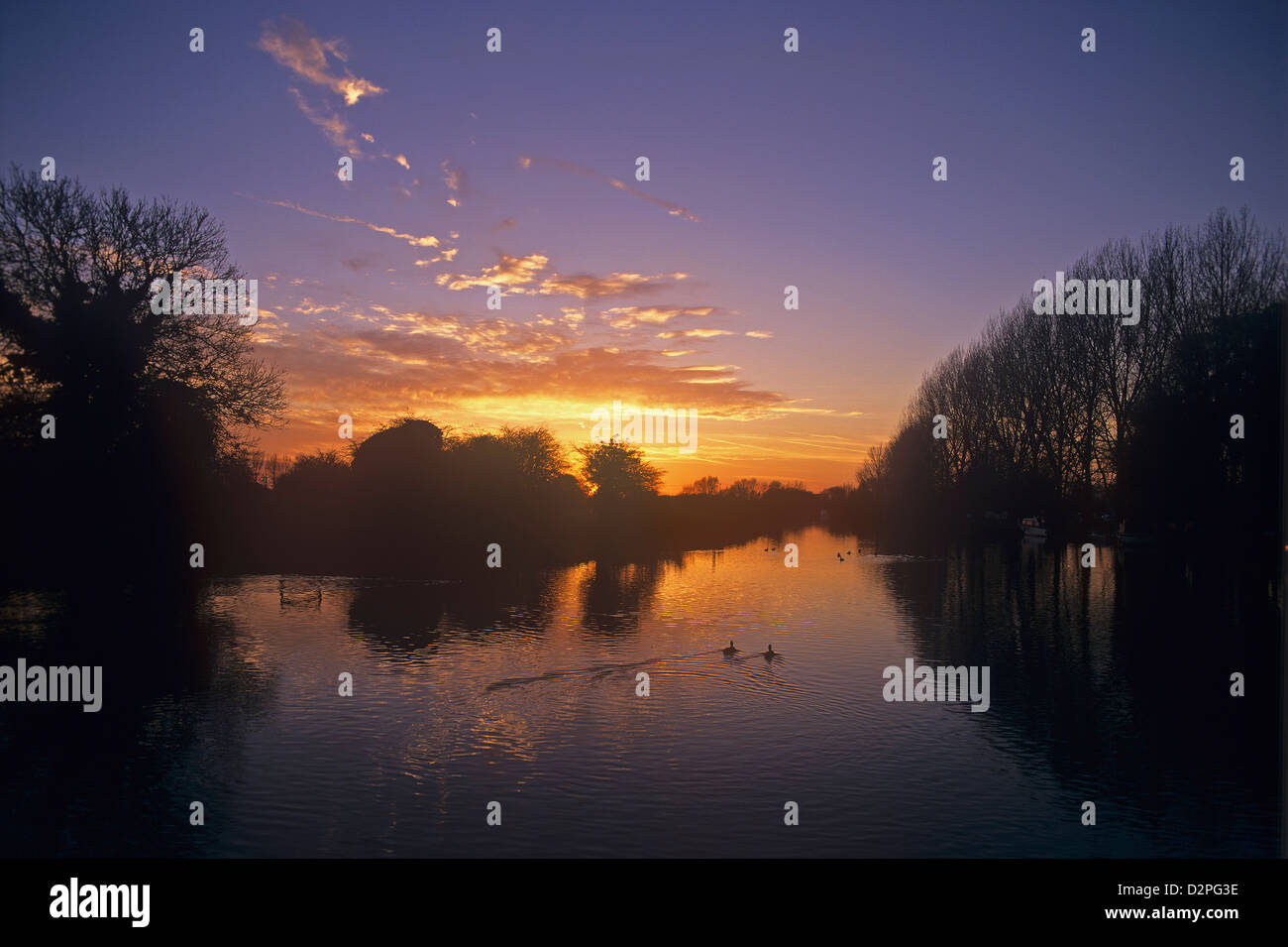 Staines middlesex hi-res stock photography and images - Alamy