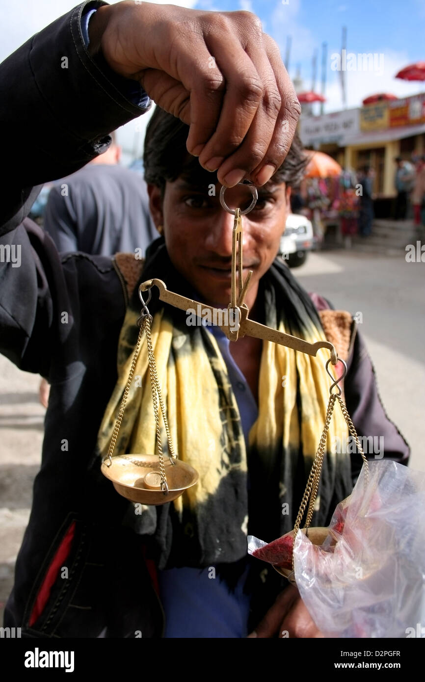 Scale Scaling High Resolution Stock Photography and Images - Alamy