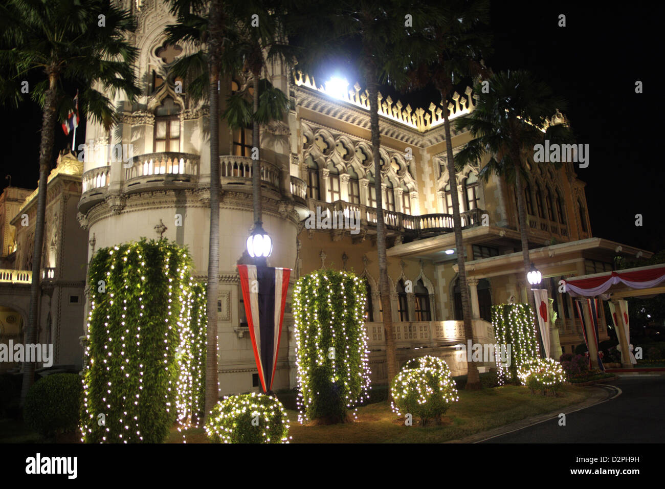 Government house building bangkok hi-res stock photography and images ...