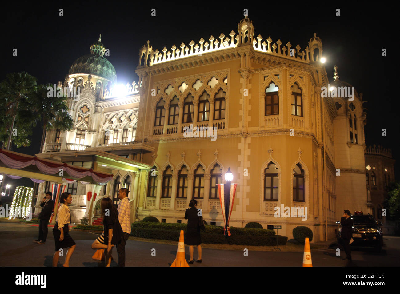 Government house building bangkok hi-res stock photography and images ...