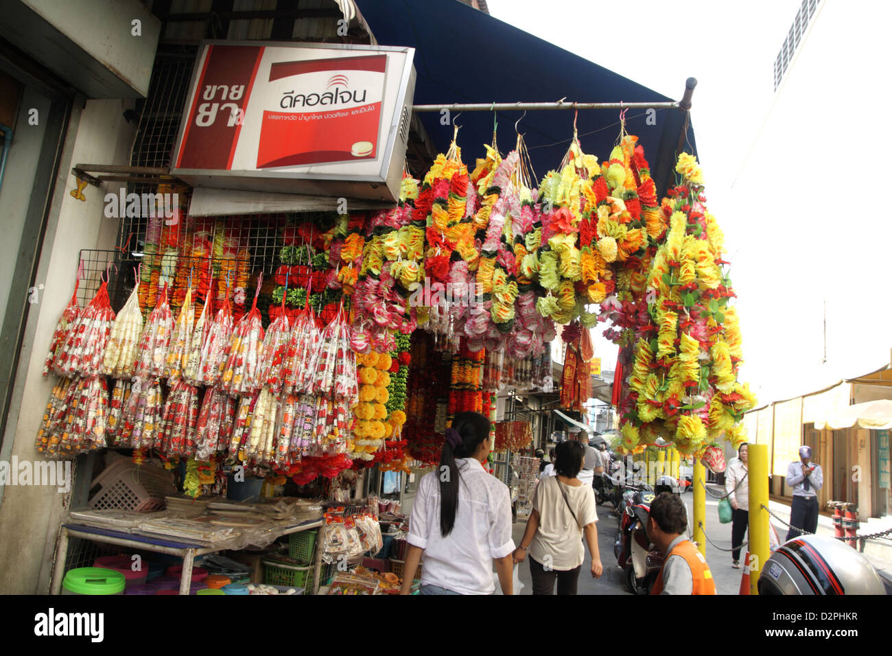 Asian garlands hi-res stock photography and images - Alamy