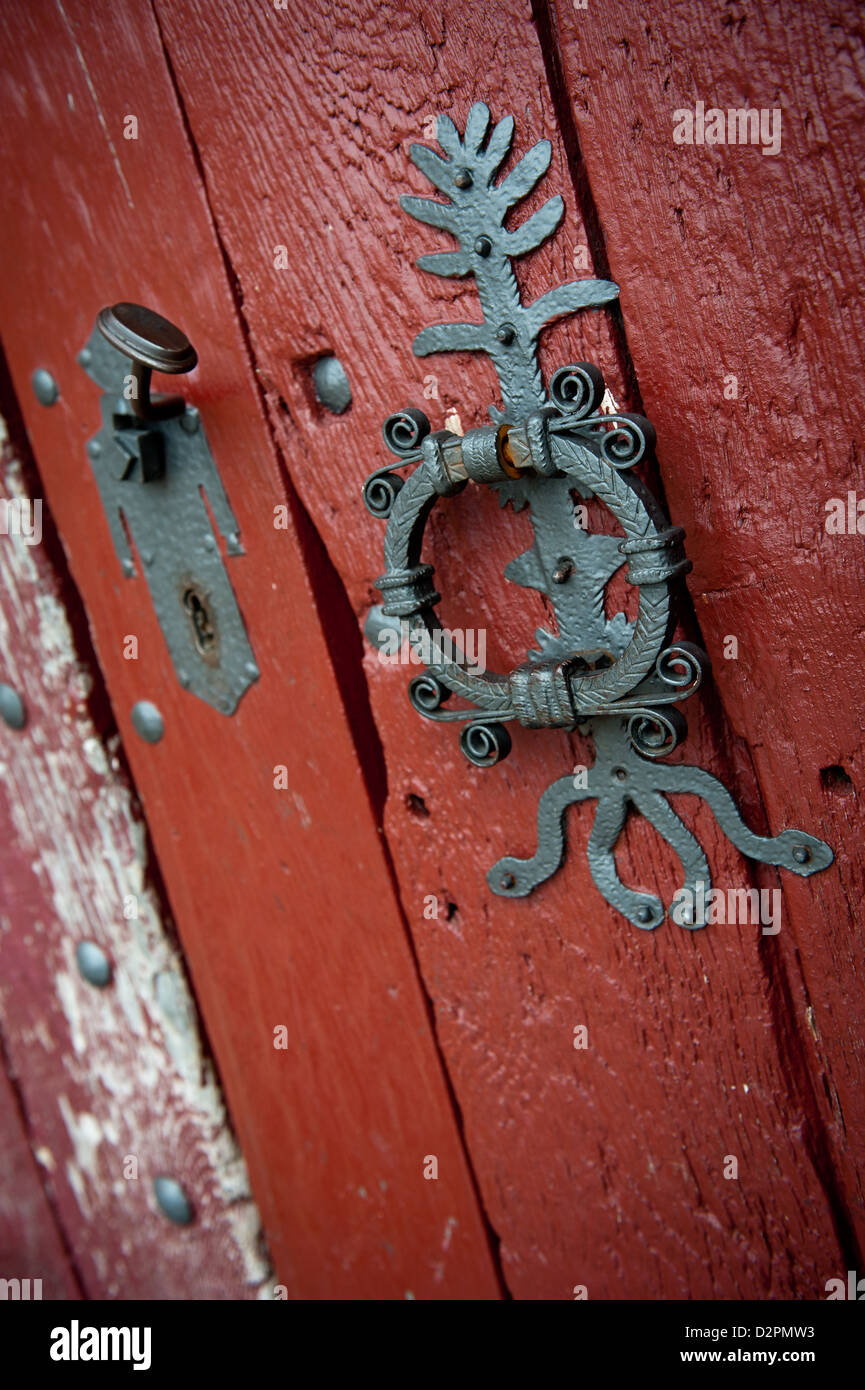 Vintage red door lock Stock Photo - Alamy