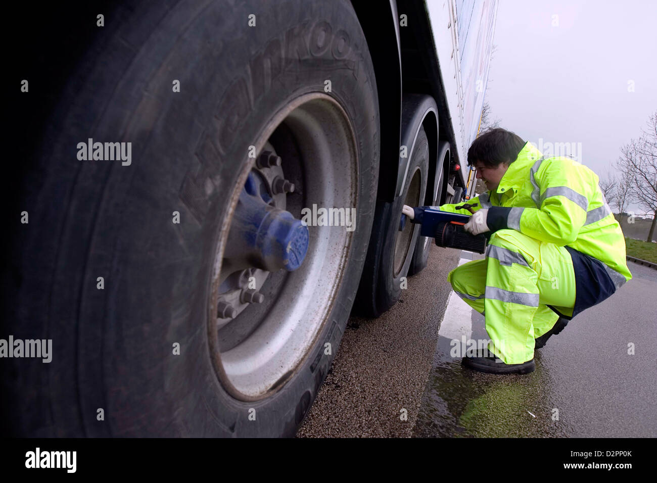 Vosa Vehicle Inspection Stock Photos & Vosa Vehicle Inspection Stock ...
