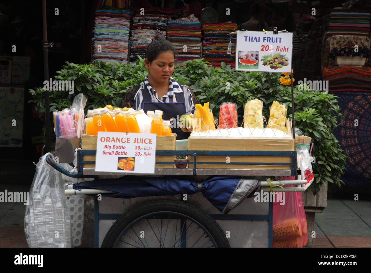 Fruit juice seller hi-res stock photography and images - Alamy