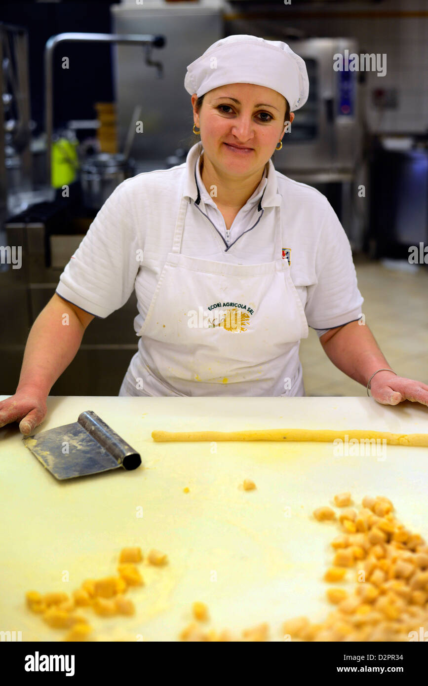 An Italian chef preparing Nioki Stock Photo - Alamy