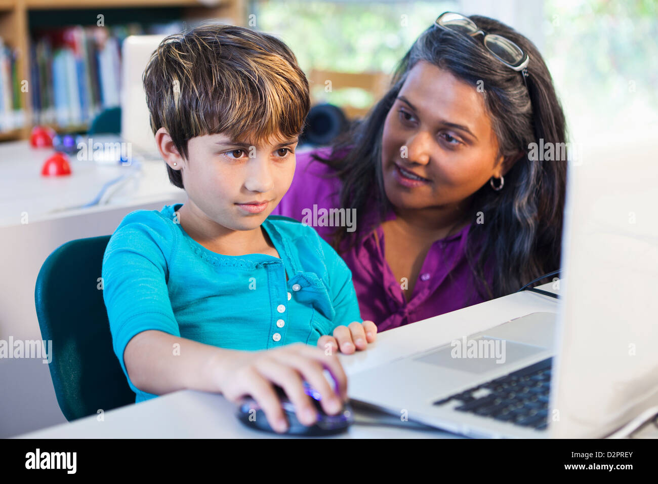 Indian school girl student lab hi-res stock photography and images - Alamy