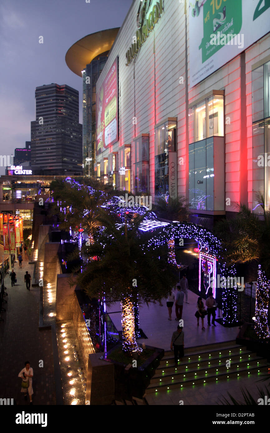 Siam Paragon Shopping Complex in Bangkok , Thailand Stock Photo - Alamy