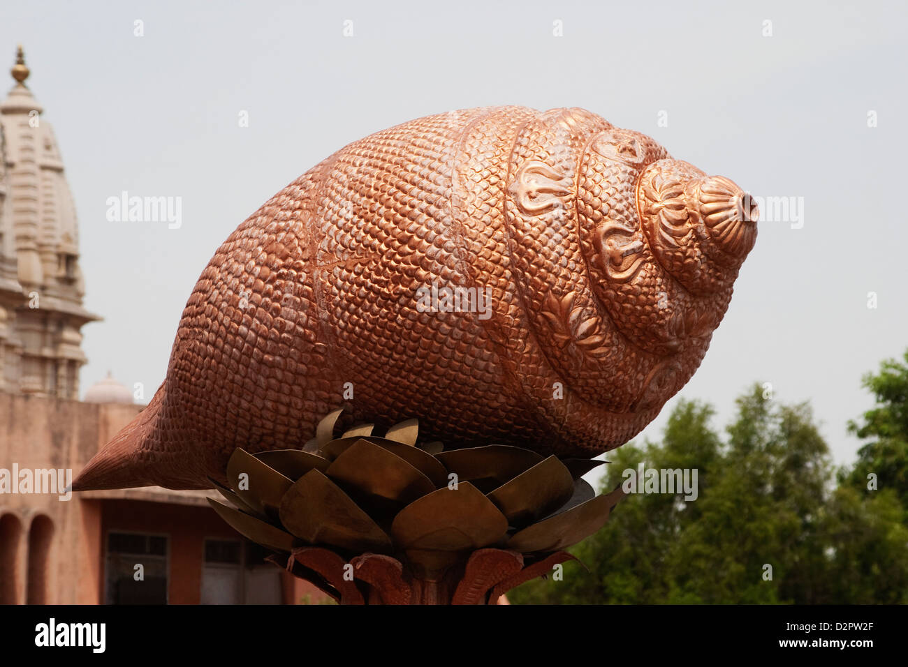 Conch sculpture india hi-res stock photography and images - Alamy