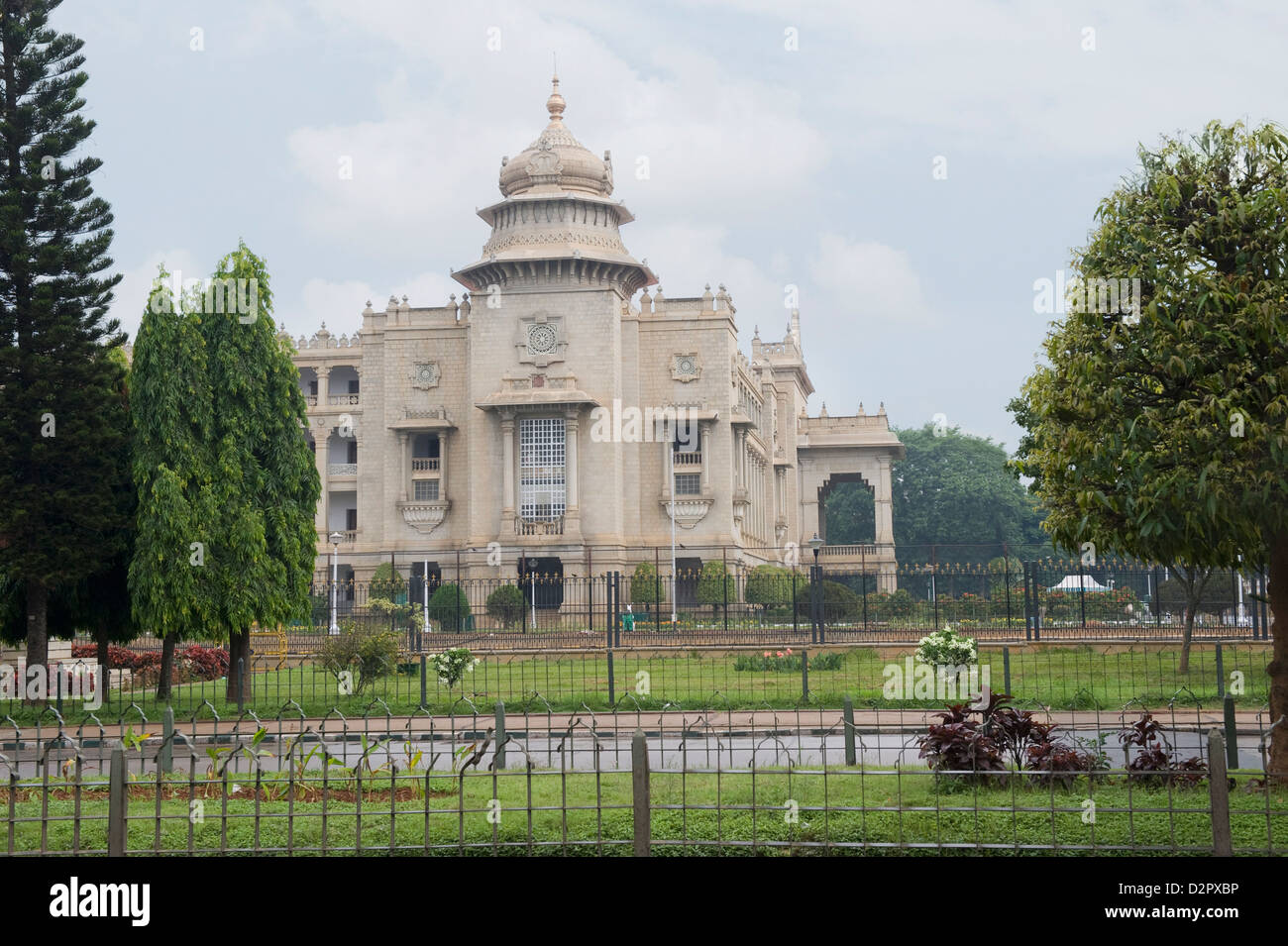 Karnataka state assembly building hi-res stock photography and images ...