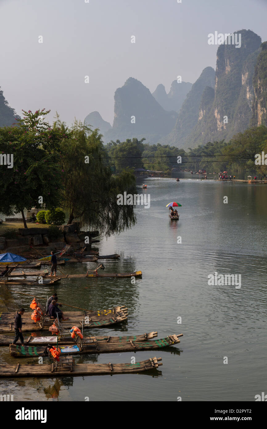 Yulong River, Yangshuo, Guangxi, China, Asia Stock Photo - Alamy