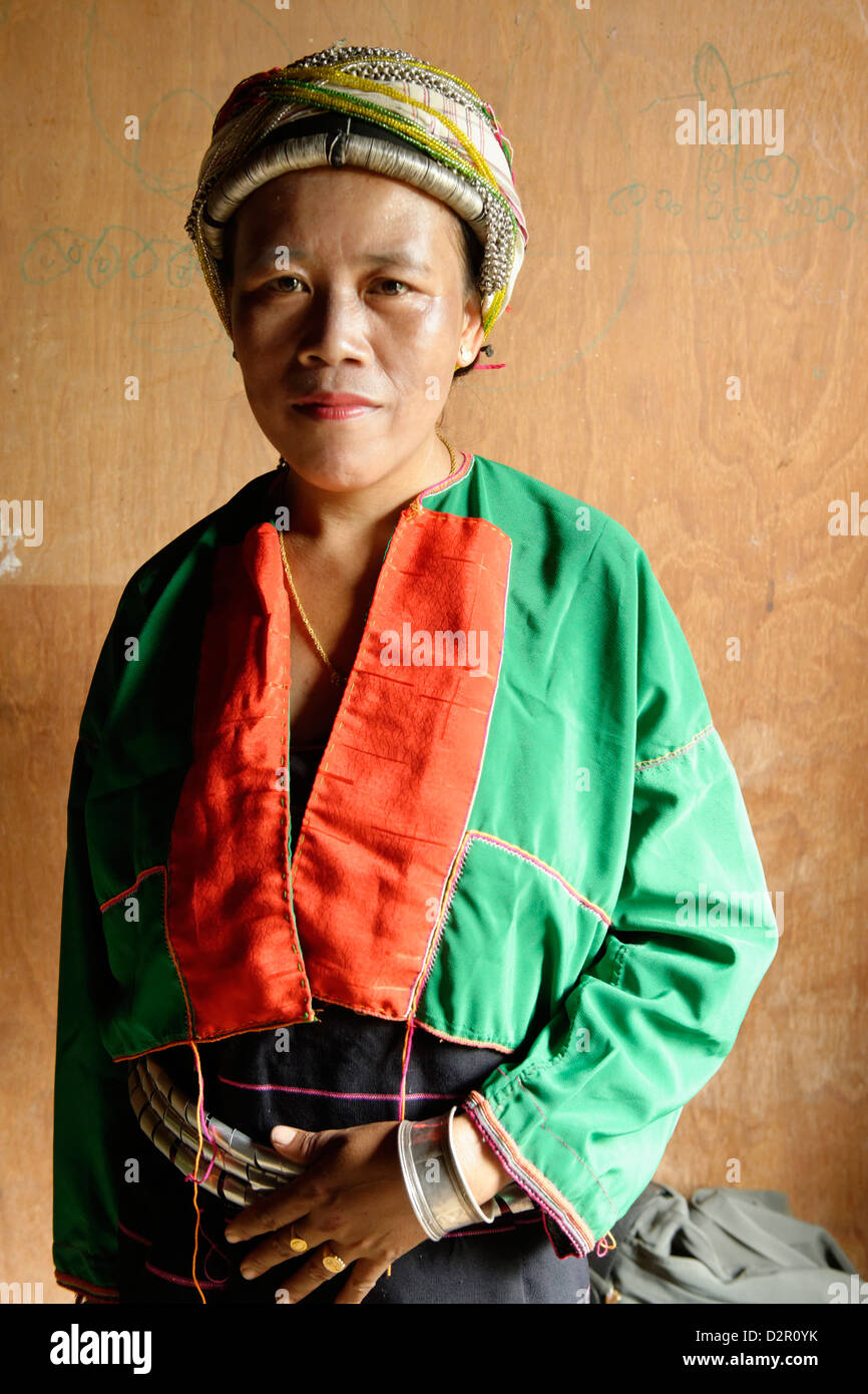 Palaung woman, a Mon-Khmer ethnic minority in Shan State, Palaung ...