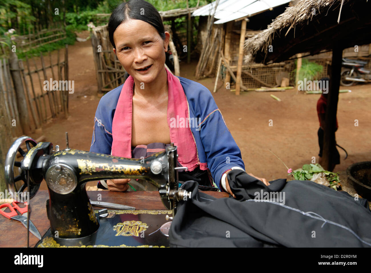 Palaung woman, a Mon-Khmer ethnic minority in Shan State, Palaung ...