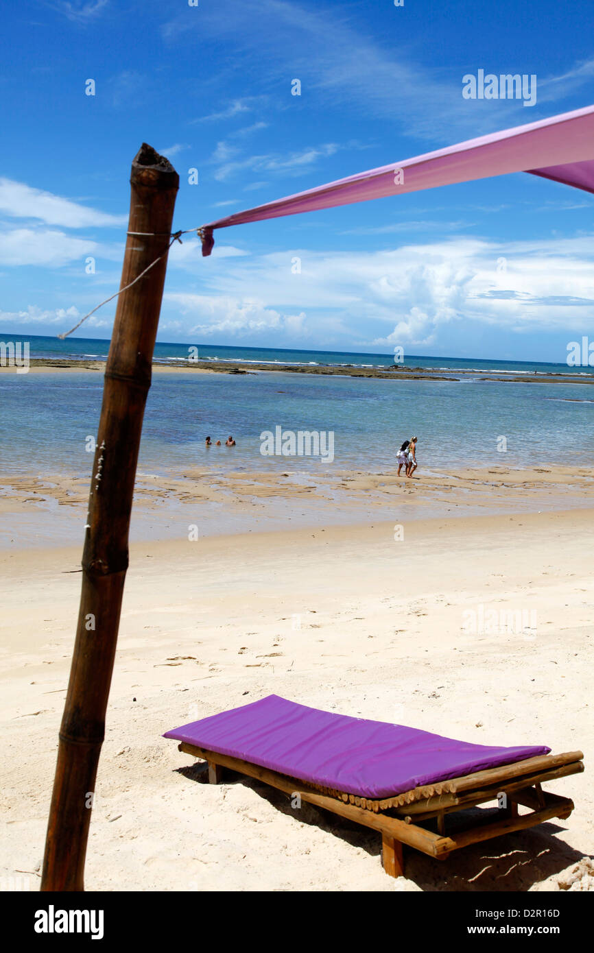 People at Parracho Beach, Arraial d'Ajuda, Bahia, Brazil, South America ...
