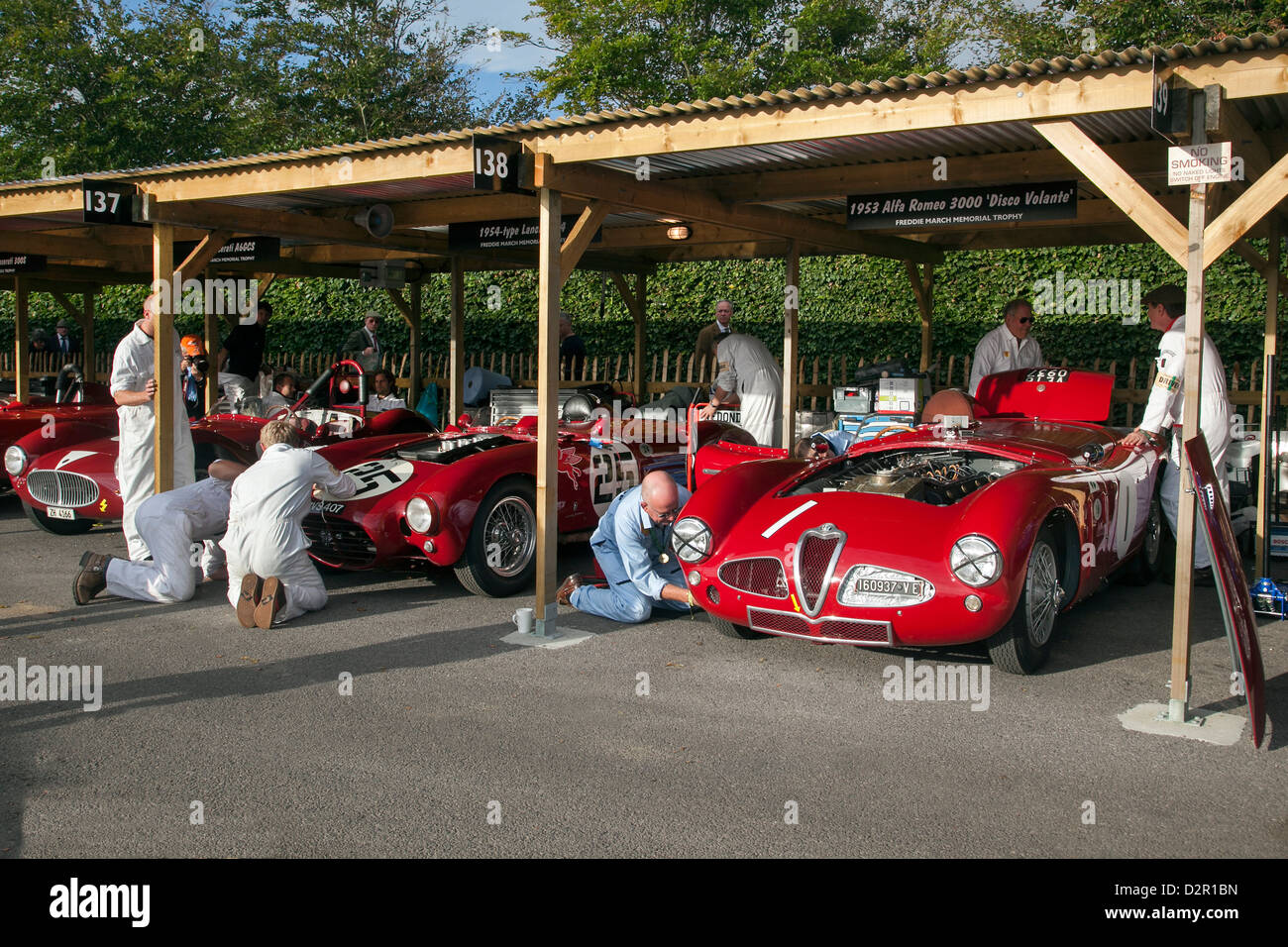 The paddock at the Goodwood revival motor racing meeting Stock Photo ...