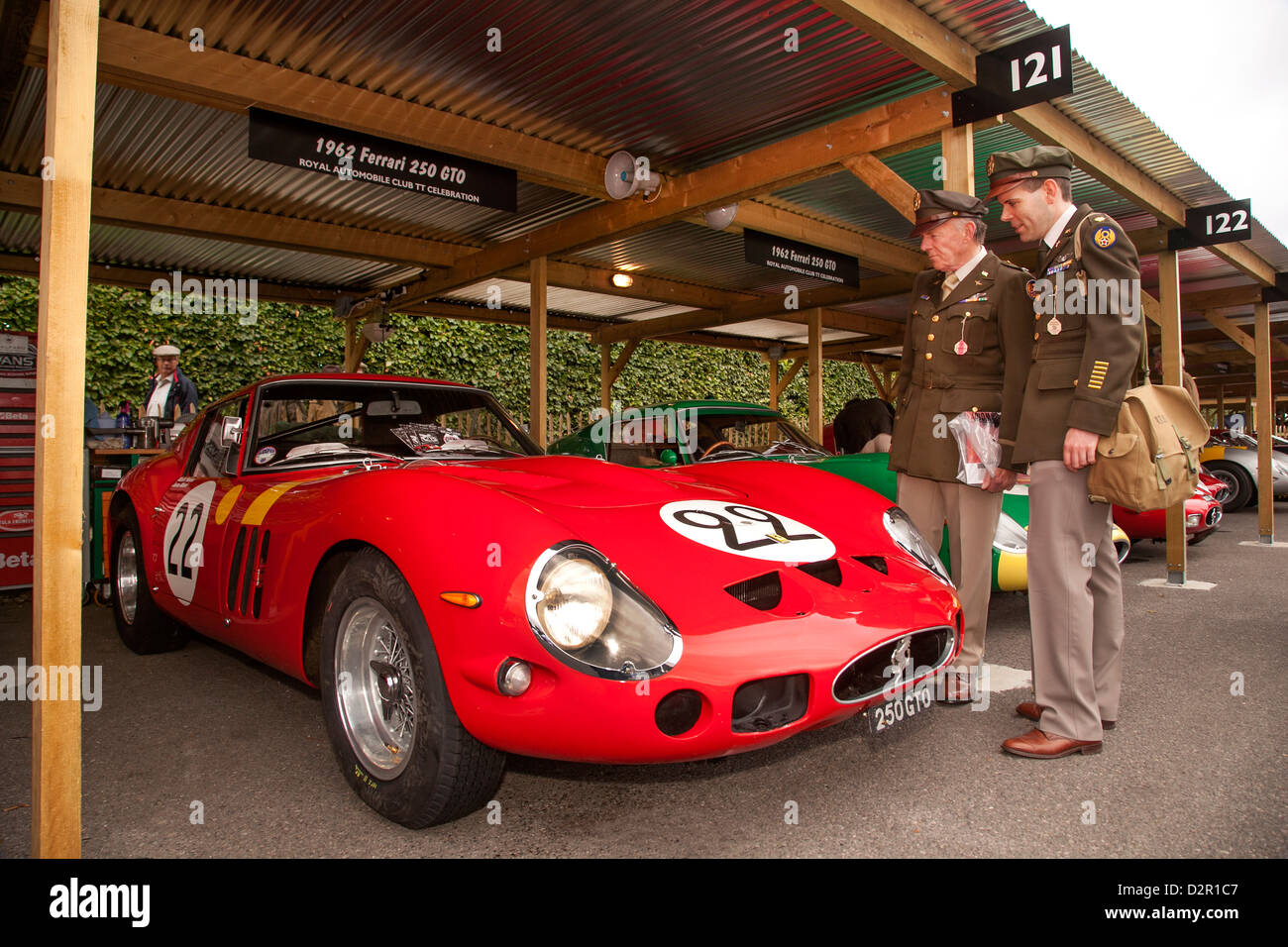 The paddock at the Goodwood revival motor racing meeting Stock Photo ...