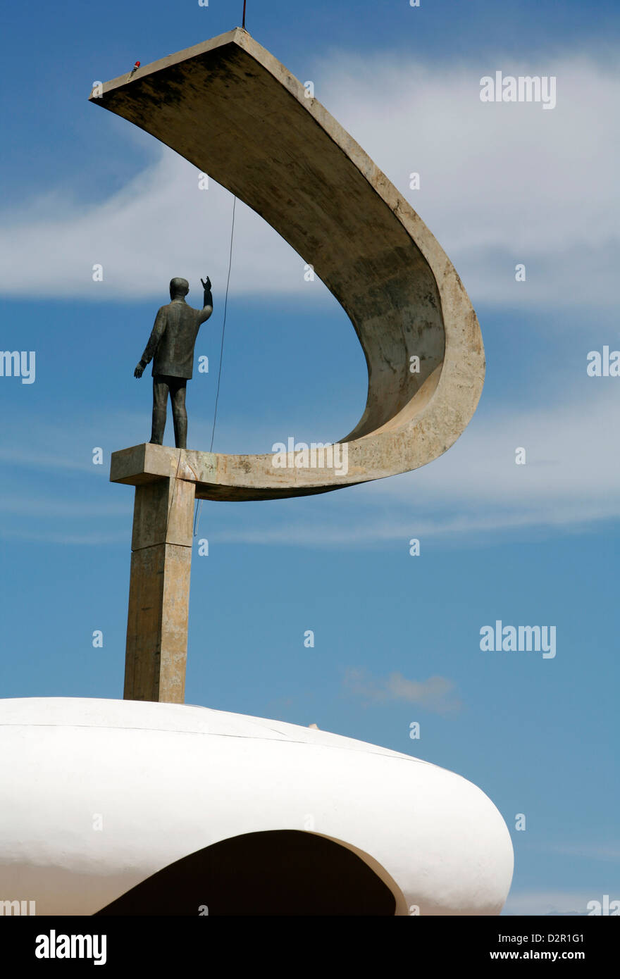 Memorial JK with the statue of Juscelino Kubitschek, designed by Oscar ...