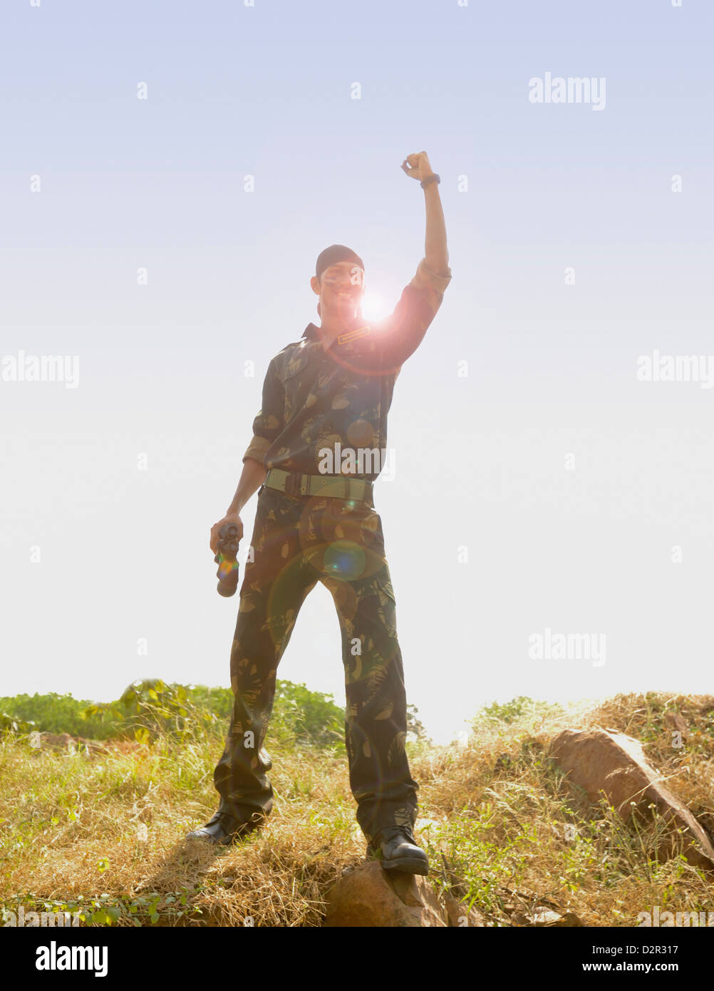 Indian army soldier standing in hi-res stock photography and images - Alamy