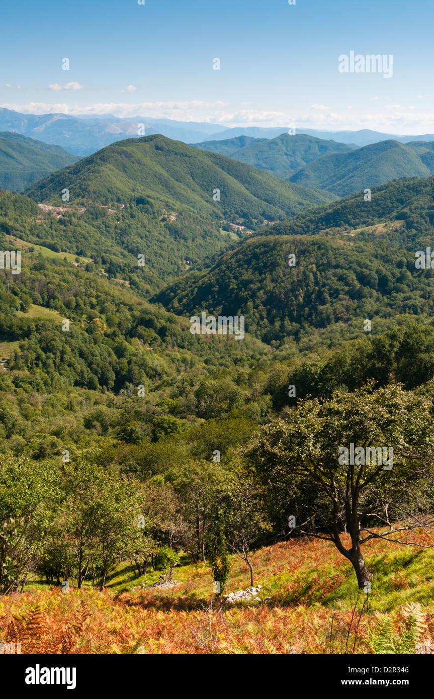 Pescaglia Mountains, Apuan Alps (Alpi Apuane), Lucca Province, Tuscany ...