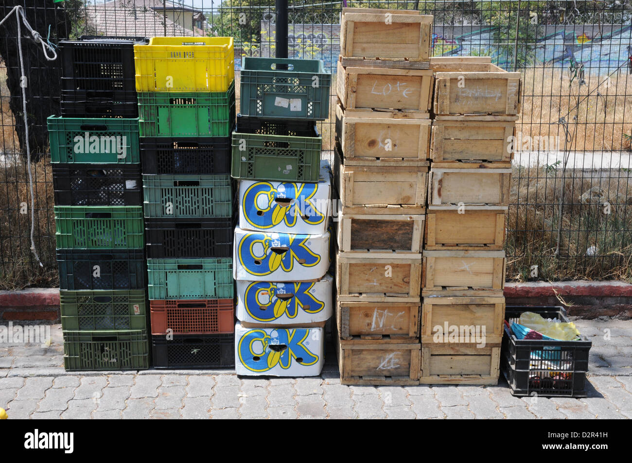 Empty boxes hi-res stock photography and images - Alamy