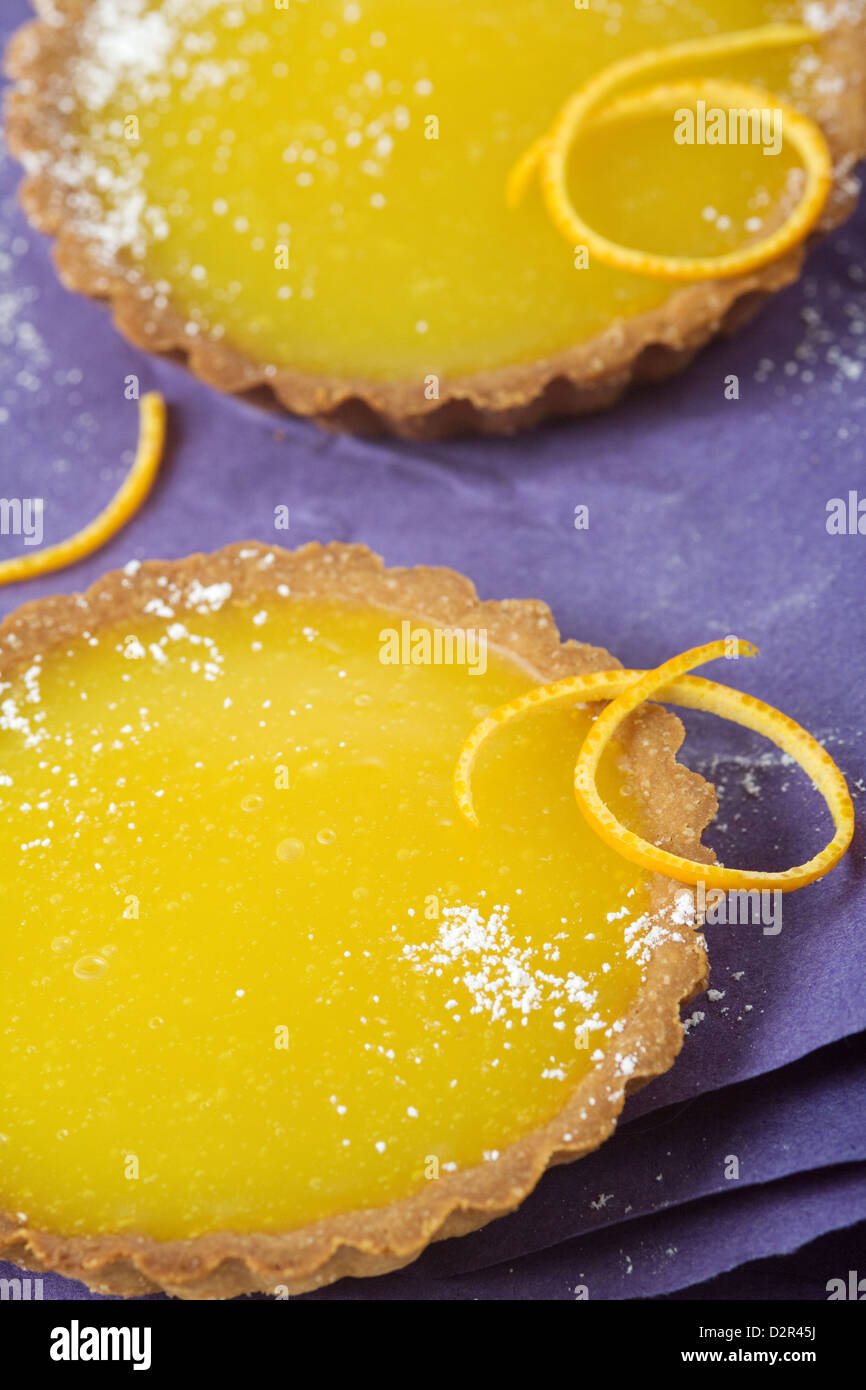 Small cakes hi-res stock photography and images - Alamy