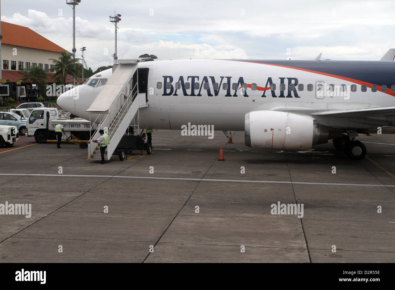 File Foto : Batavia Air at Bali, Ngurah Rai International Airport ...